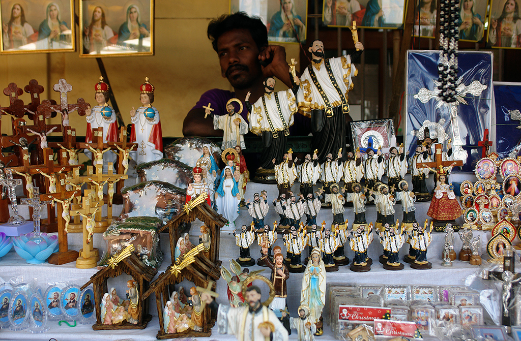 DSC00108 Old Goa – exposition of the sacred relics of St. Francis ...
